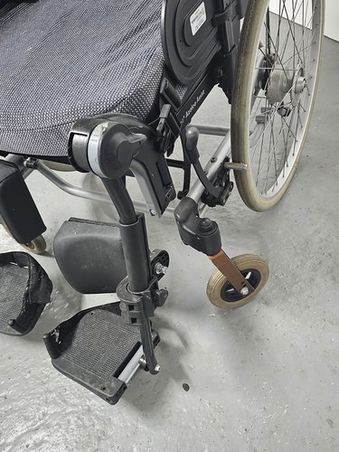 Invacare Rea Azalea Manual Assist Tilt and Recline Wheelchair ...