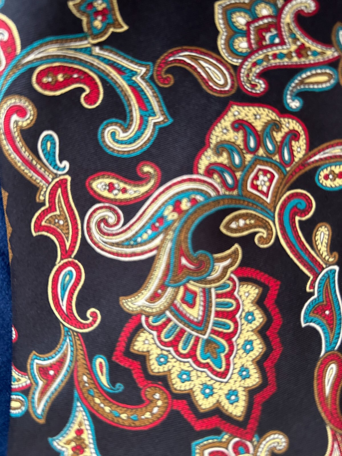 Vintage Sheaf and Caber Mens Tie, 100% Silk, Paisley - Gem