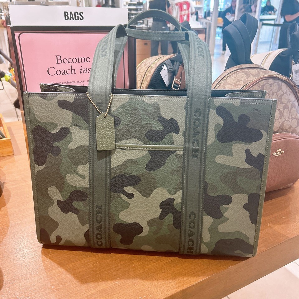 NWT Coach Large Smith Tote Bag In Signature Canvas/With Camo Print ...
