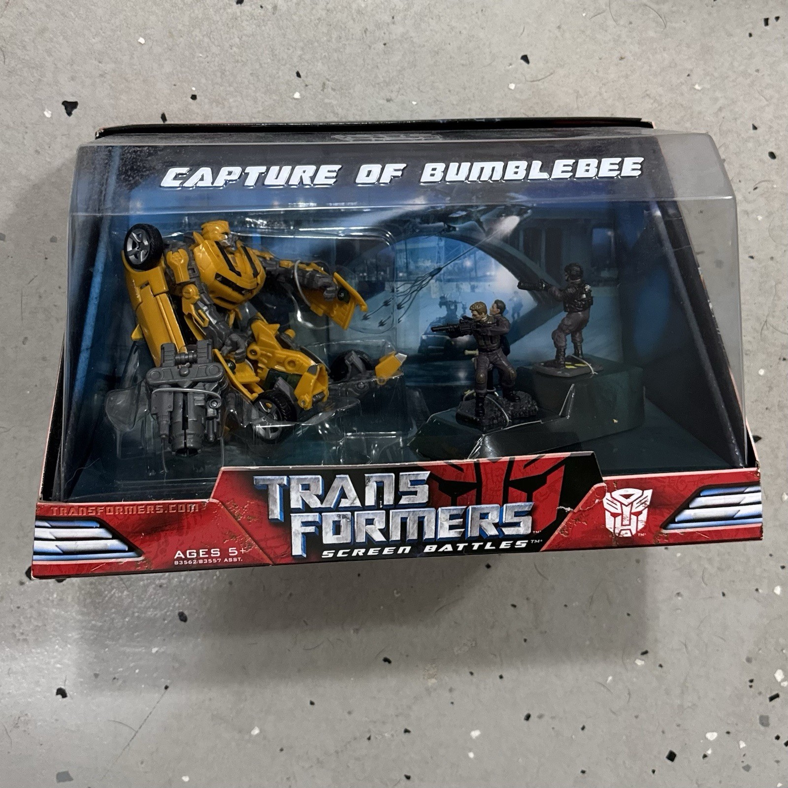 2007 Hasbro Transformers Movie Screen Battles Capture of Bumblebee ...