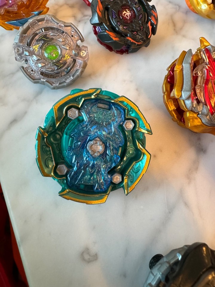 Highest Quality Beyblade Metal Lot - 89 complete beyblades, lightly ...