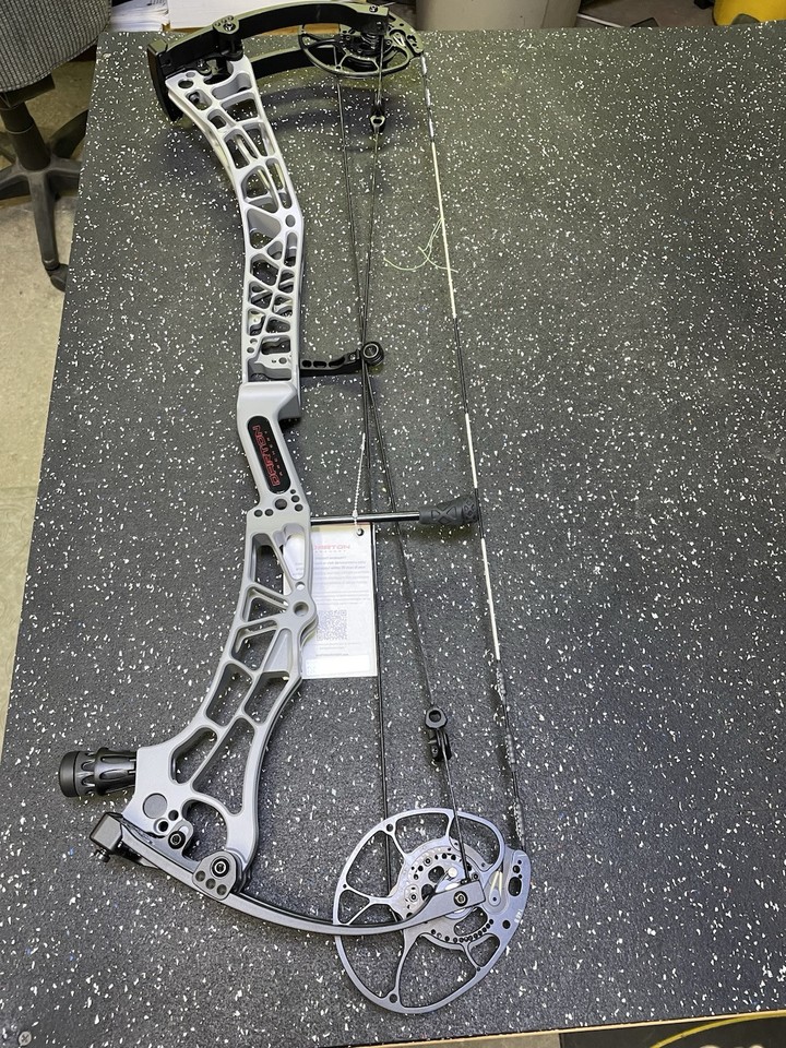 Darton Sequel 33 ST2 Right Hand Stone Grey w/Black Limbs | eBay