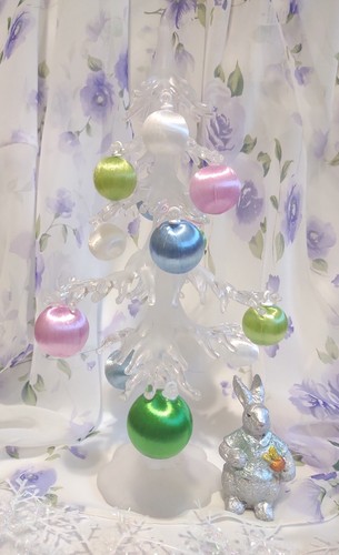 Shabby Chic Plastic Easter Tree With Foiled Covered Easter Bunny | eBay