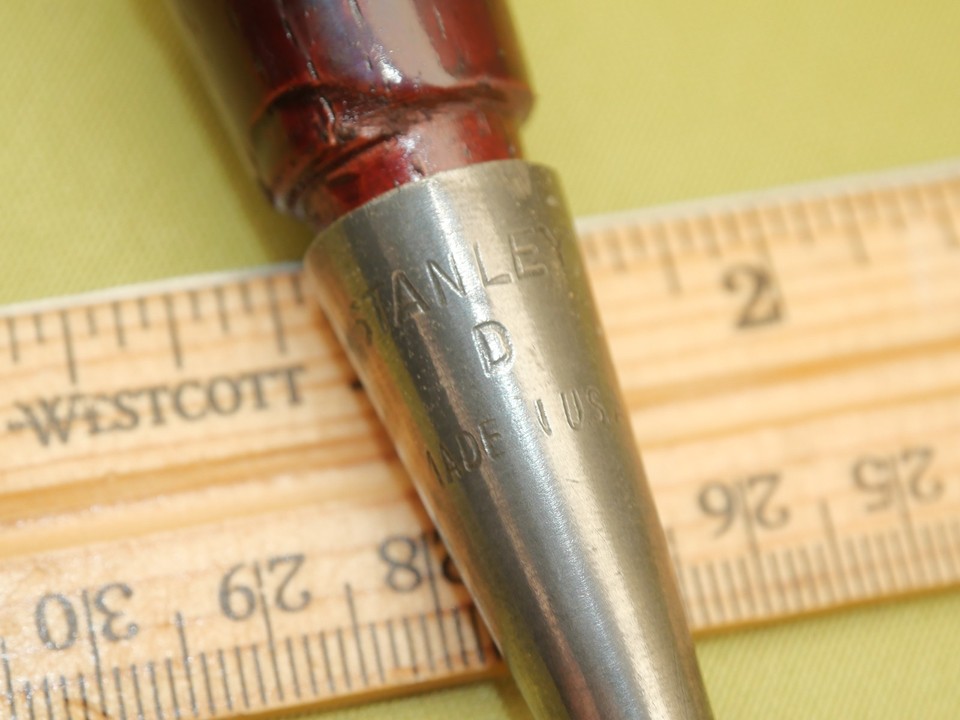 Old woodworking tools Vintage 1/2" Stanley "D" bevel edge socket chisel ...