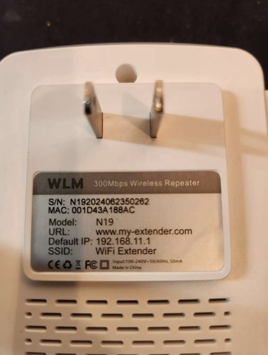 WLM Wi-Fi Range Extender Speeds up to a GB Dual Band 2.4 GHz 300 Mbps ...