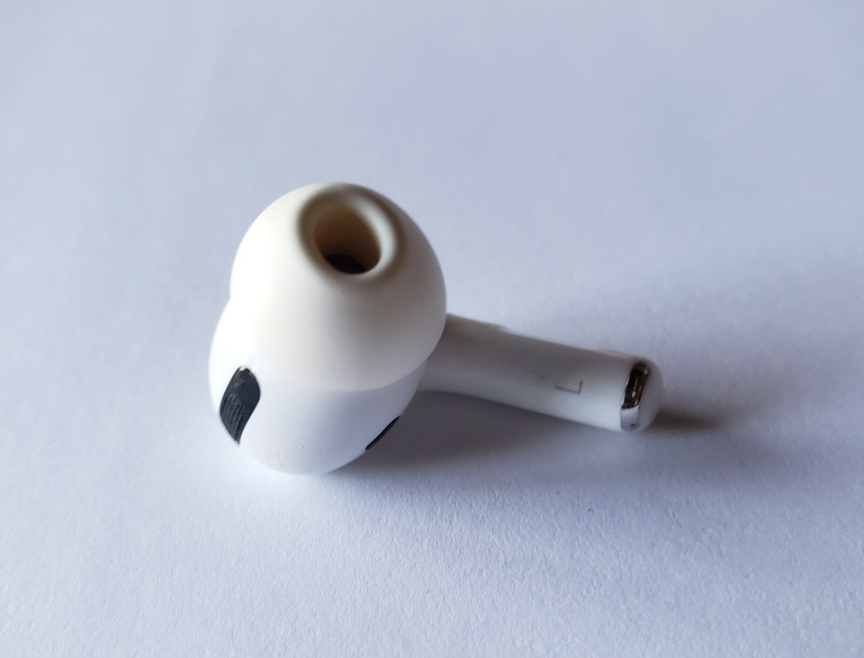 Original Apple AirPods Pro 1st Gen LEFT SIDE EARBUD ONLY A2084 in Bulk ...