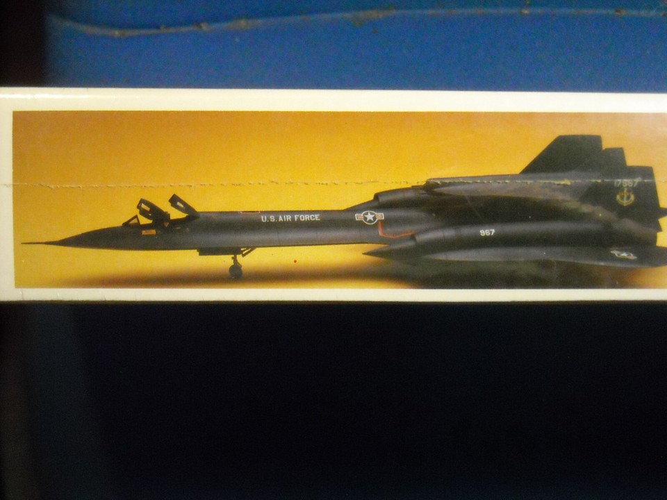 1985 Academy Lockheed SR-71A Blackbird w/D-21 Drone kit 1642 1:72 ...