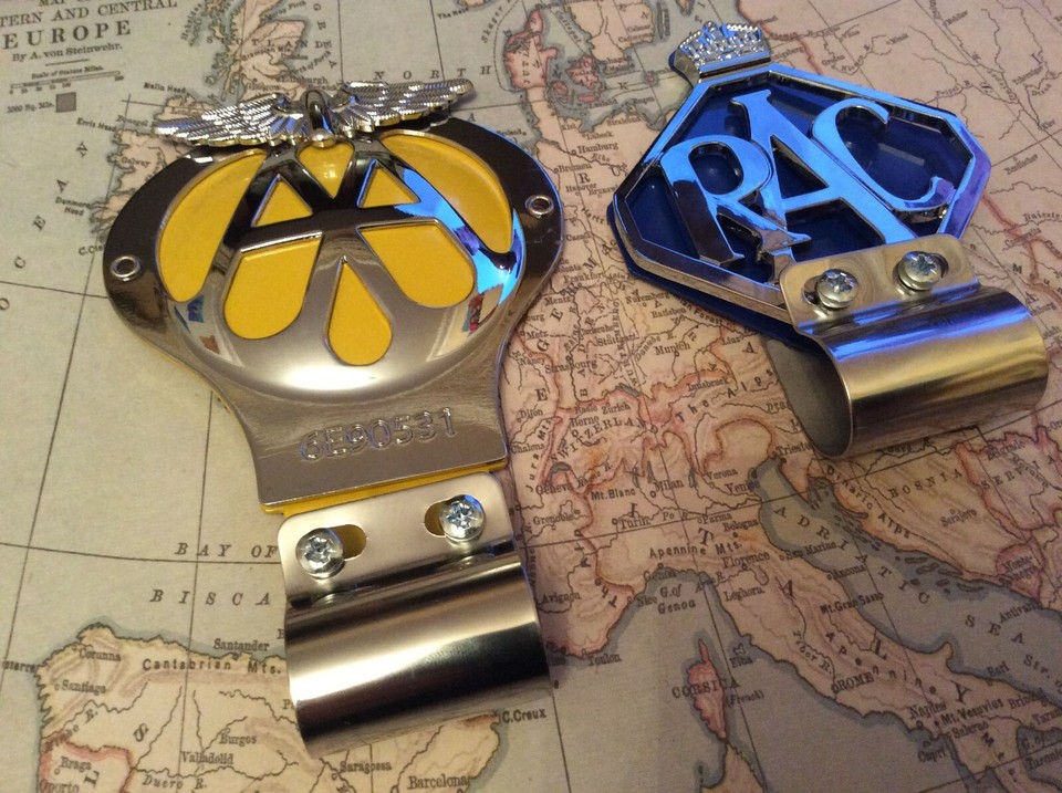CLASSIC AA CAR BADGE BAR FITTING AND RAC BADGE 1945 - 1967 COLLECTABLE ...