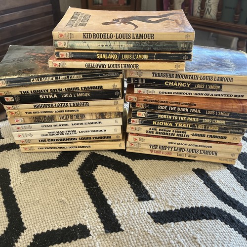 Lot of 25 Louis L'Amour Zane Grey Ralph Compton Etc Western Paperback ...