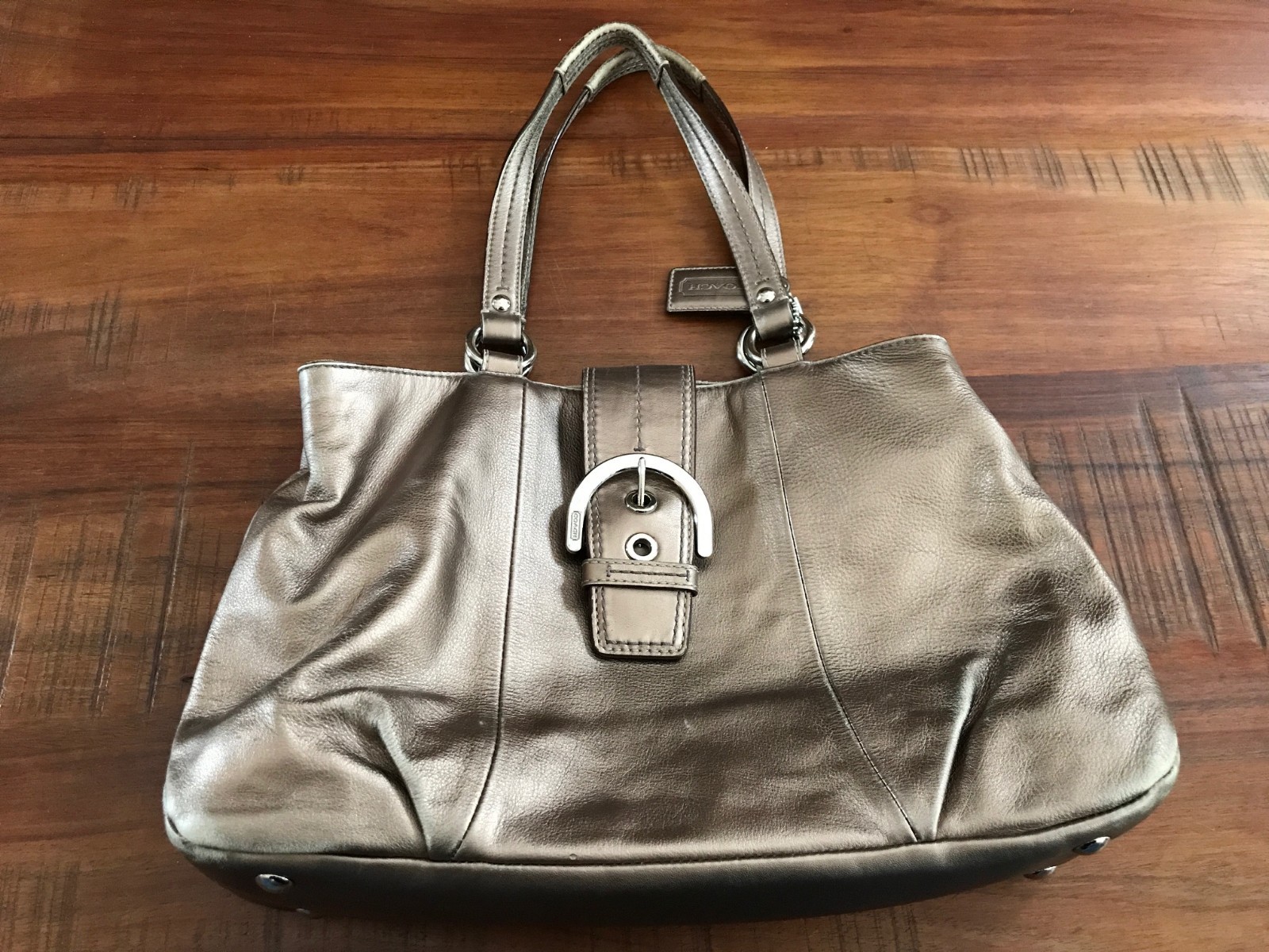 COACH HANDBAG - GOLD WITH INSIDE FUCHSIA - Gem