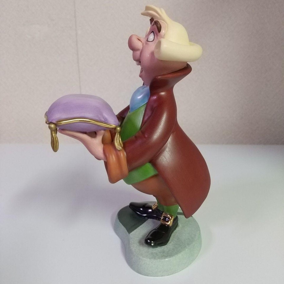 Disney WDCC Cinderella Footman Figurine 15cm Presenting The Glass ...