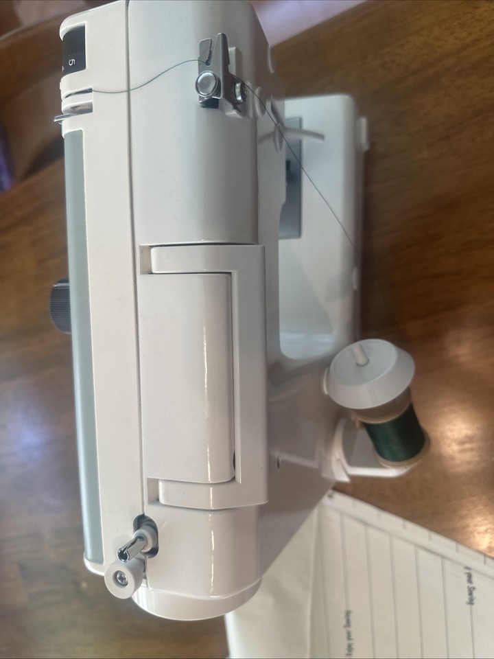 Singer Rare Model 324 White Featherweight Plus Sewing Machine No Power ...