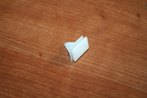 NOS GM Molding Grill Retainer Clip 25724529 08-12 Enclave 03-18 Express ...