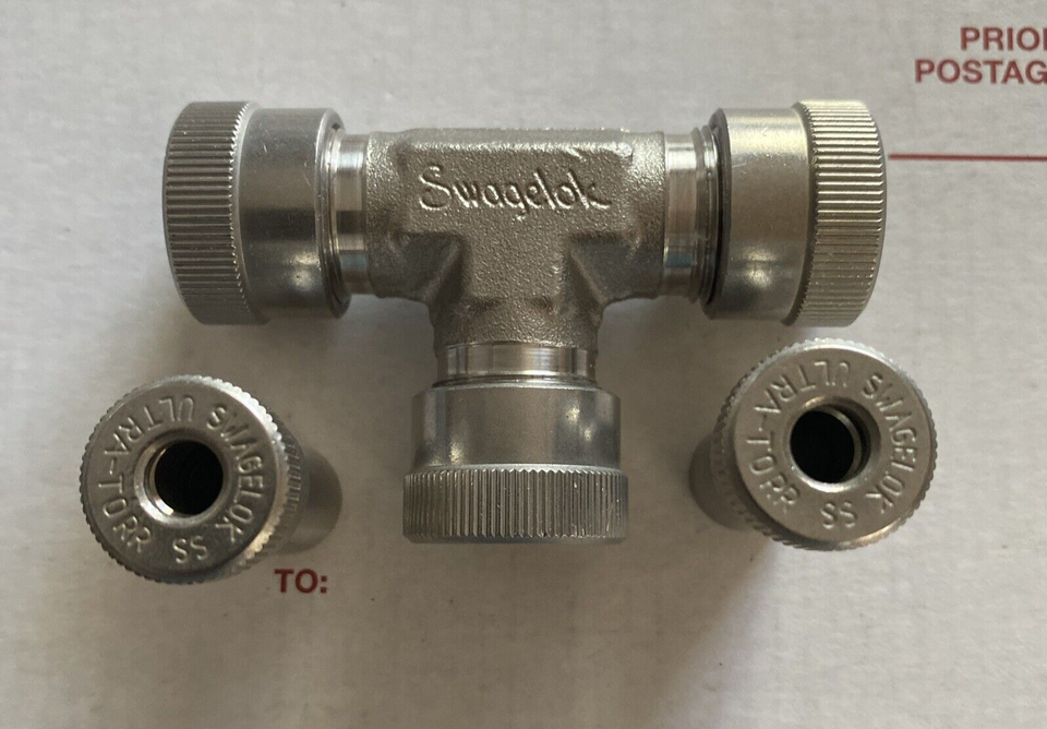 Swagelok SS-8-UT-3 Ultra-Torr Vacuum Fitting & (2) Adapter 1/4" Bored ...