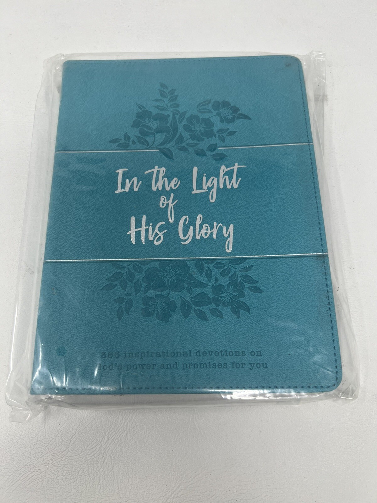 IN THE LIGHT OF HIS GLORY - DAILY DEVOTIONAL By Jimi Le Roux 366 ...