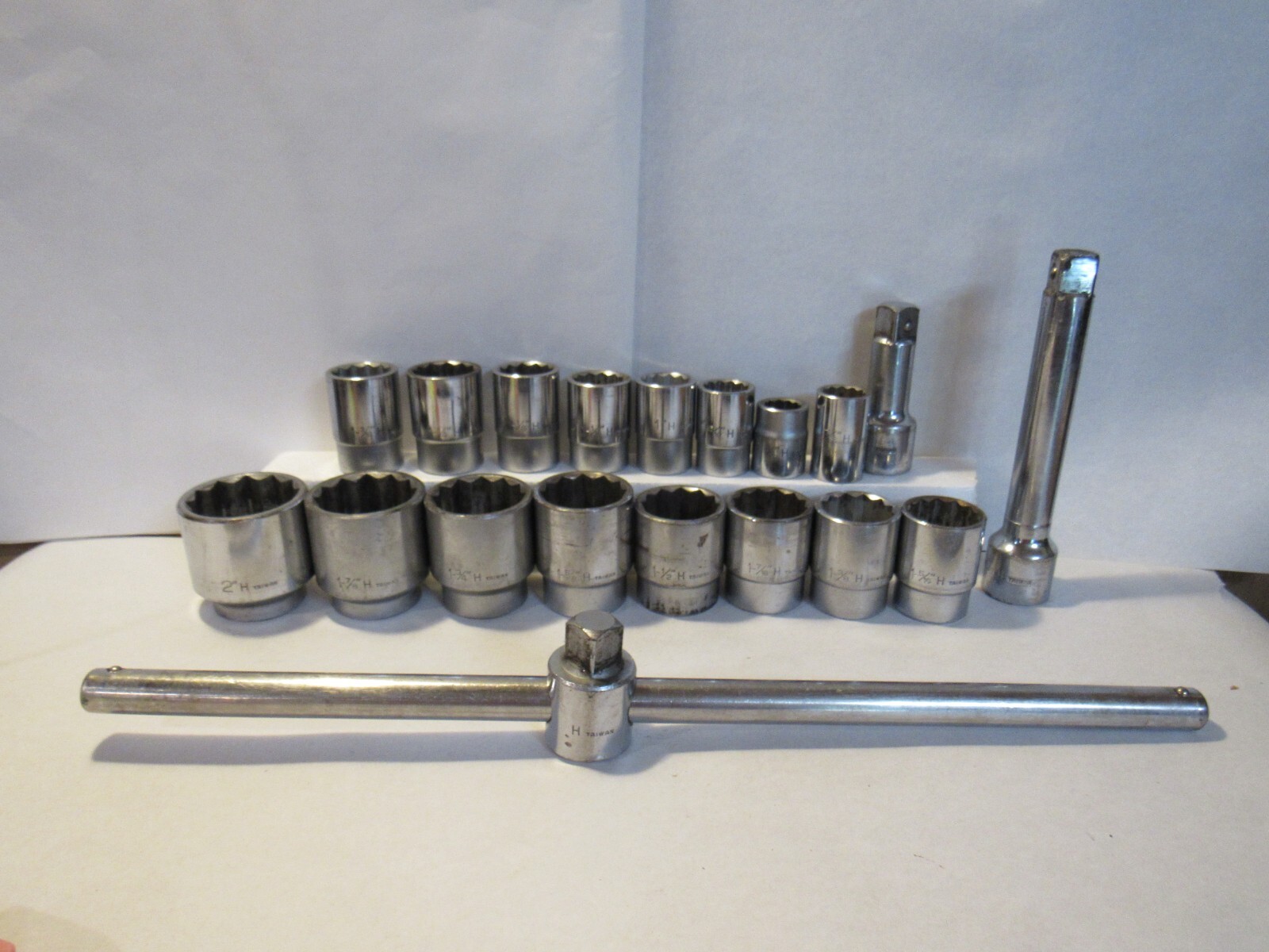 19 pc Heavy Duty SOCKET SET 2" - 3/4" Sockets /2 extenders/1 Break Bar ...