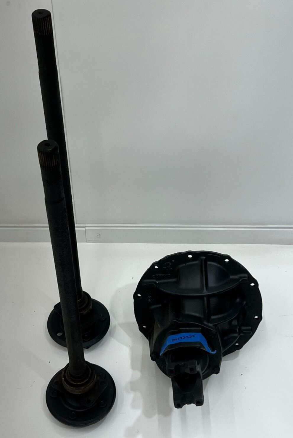 1977 Ford 28 Spline 9" Inch Rear End Center Section & Axles ...