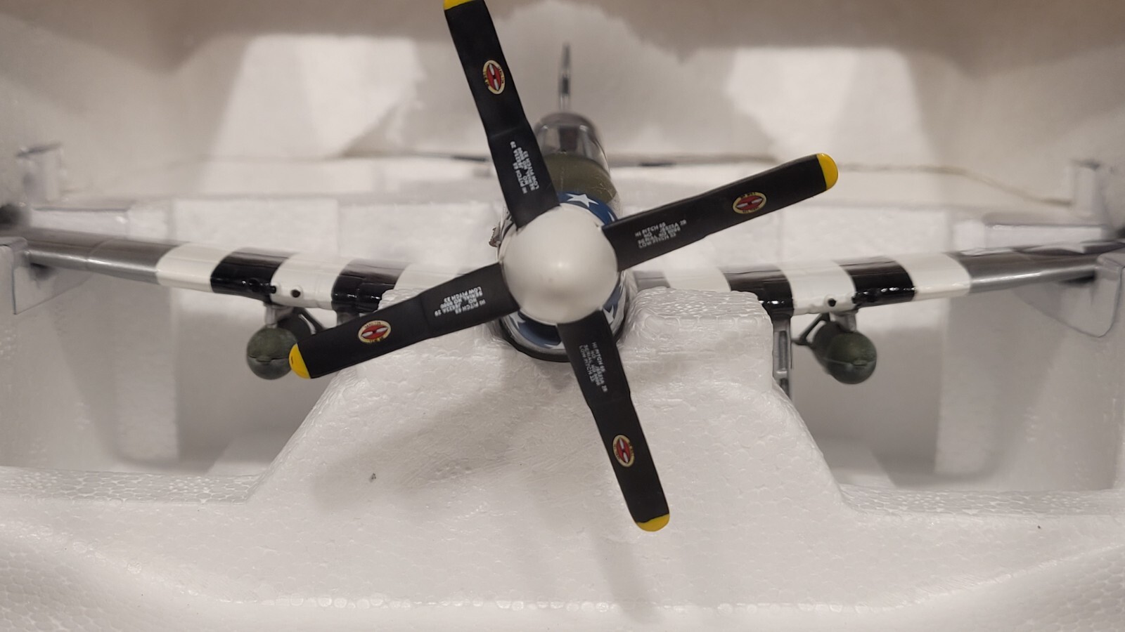 Franklin Mint Armour P-51D Mustang Short-Fuse Sallee B11B183 ART 98074 ...