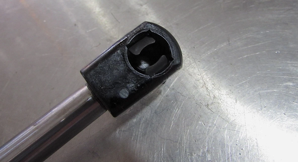 A Guide to Replacing Hood Struts