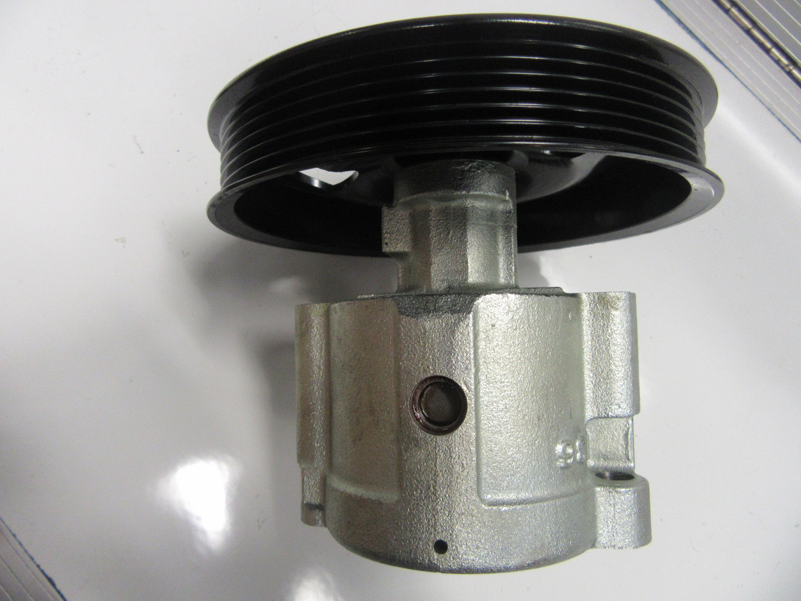 POWER STEERING PUMP WITH PULLEY VT VX VU VY WH WK V8 5.7 GEN3 LS1 ...