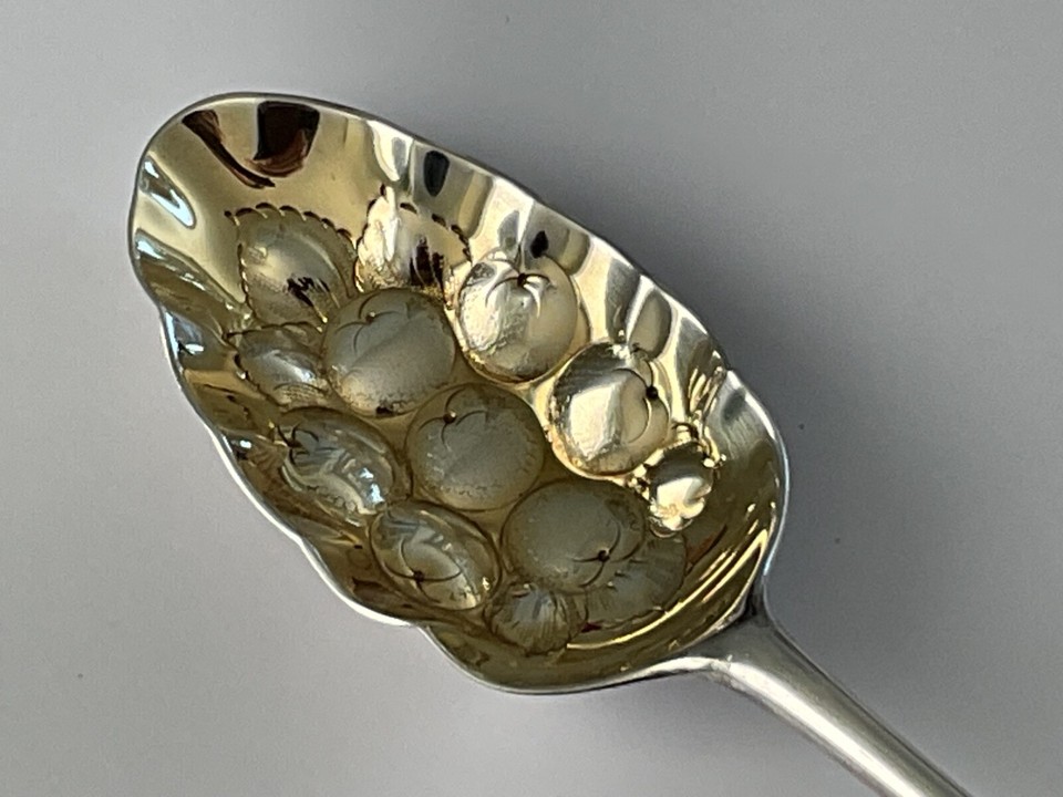 GEORGIAN SOLID STERLING SILVER BERRY SPOON - LONDON 1766 - ALEXANDER ...
