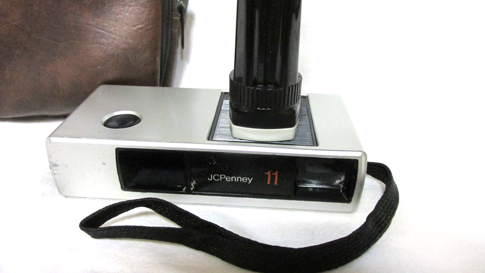 VINTAGE 1970s JC PENNY 11 110 FILM CAMERA WITH FLASH & UNUSED CUBE ...