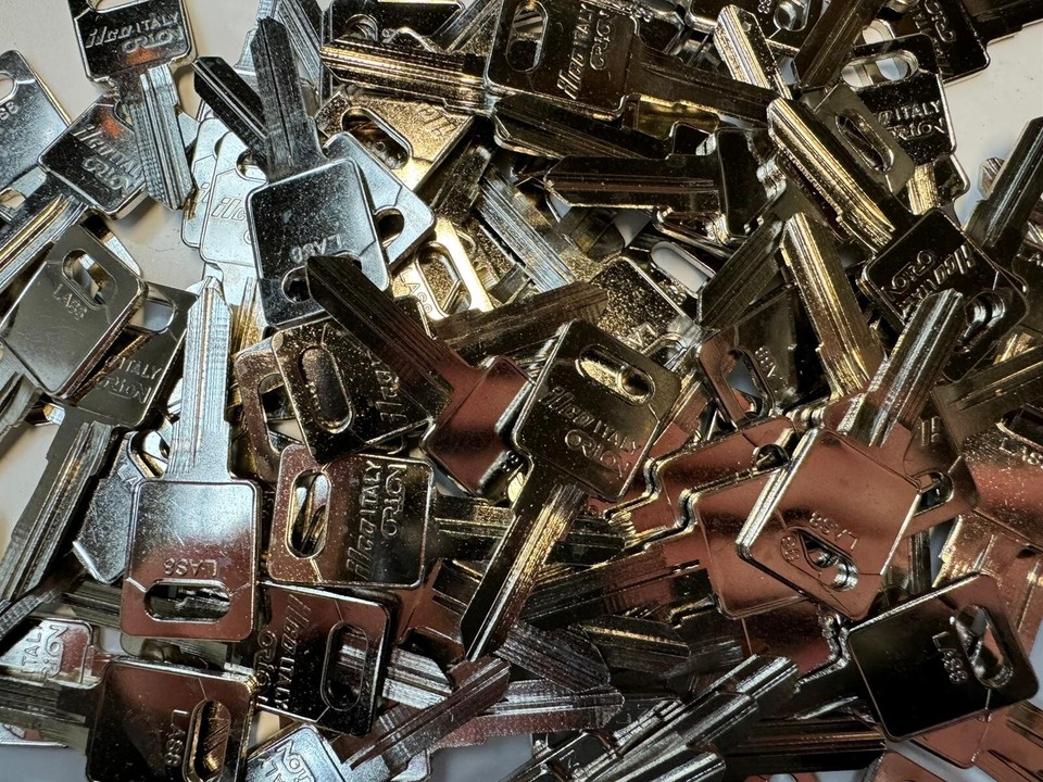 Cabinet key blanks, 100 blanks per box, see description for details ...