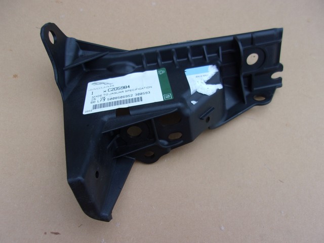 Jaguar XJ 2010 to 2018 Left Radiator Crossmember Support Bracket ...