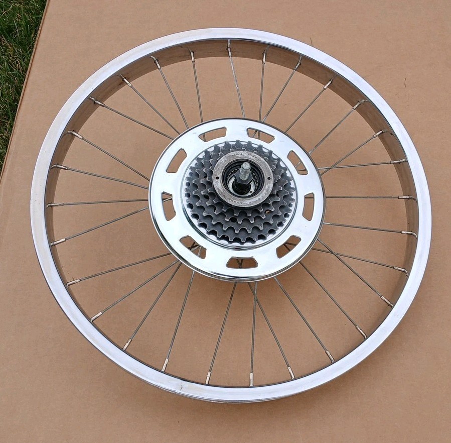 Beautiful 1970s Schwinn Stingray 5-speed S2 Stamped double knurl Wheel ...