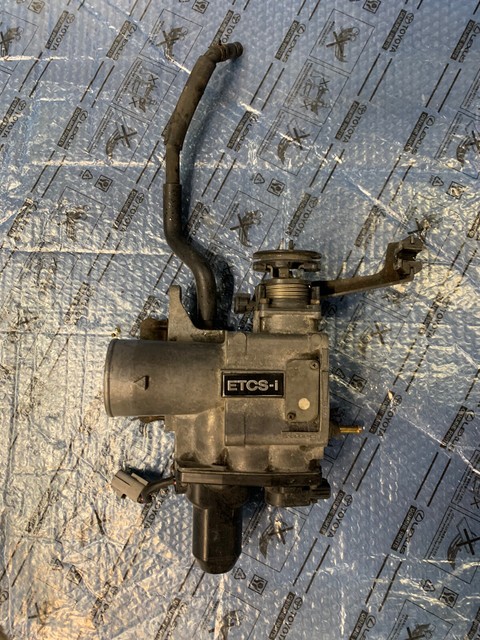 2001 Lexus Is300 OEM Intake Throttle Body for sale online | eBay