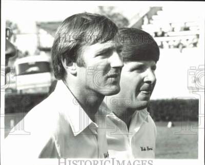 1980 Press Photo Coach John Mackovic & Archie Strimel of Wake Forest ...