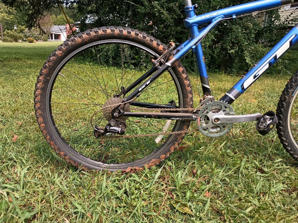 GT BACKWOODS Mountain Bike - 18" Frame - Shimano 24 Speed - Deore ...