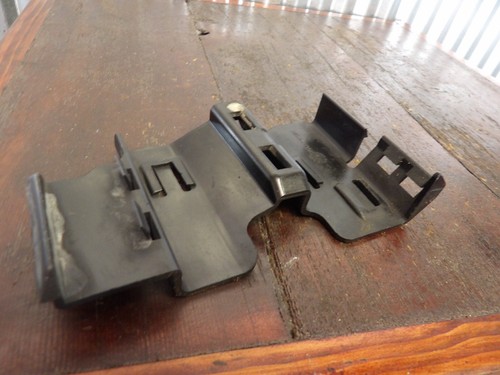 07 Harley Dyna Wide Glide FXDWG REAR REGULATOR CADDY PLASTIC BRACKET ...