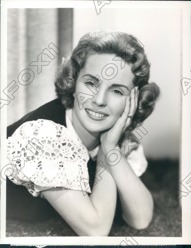 1957 Actress Susan Douglas Appeared on TV Series The Guiding Light ...