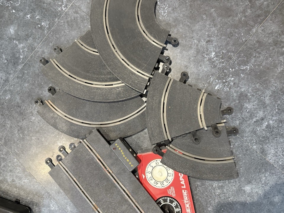 Scalextric Track Classic Bundle Lap Counter /Chicanes , Half Straights ...