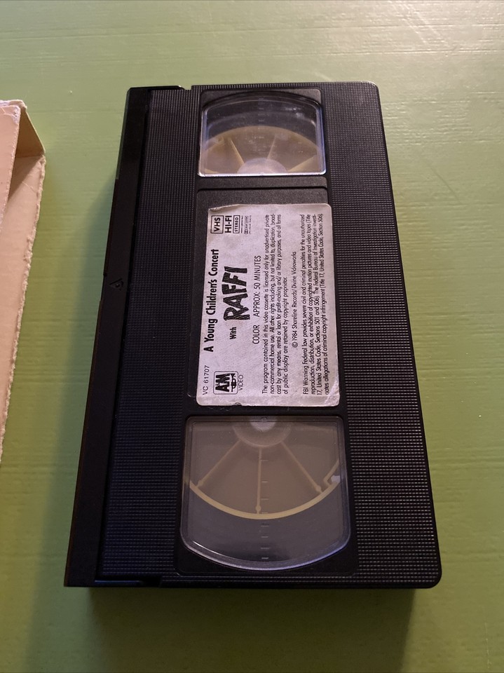 Raffi - A Young Childrens Concert With Raffi (VHS, 1987) 75026170730| eBay