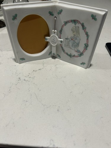 PRECIOUS MOMENTS VINTAGE PICTURE FRAME. “Jesus Loves Me” | eBay