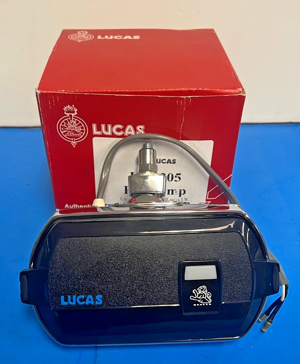 New Pair of Lucas Square 8 FT8 Lamps + Covers Fog Lights for Triumph ...