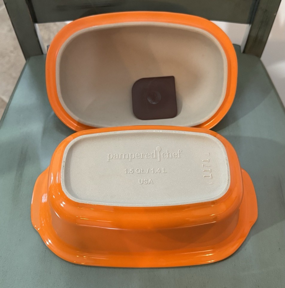 Pampered Chef Mini Deep Covered Baker Stoneware, 1.5 Liter, Orange ...