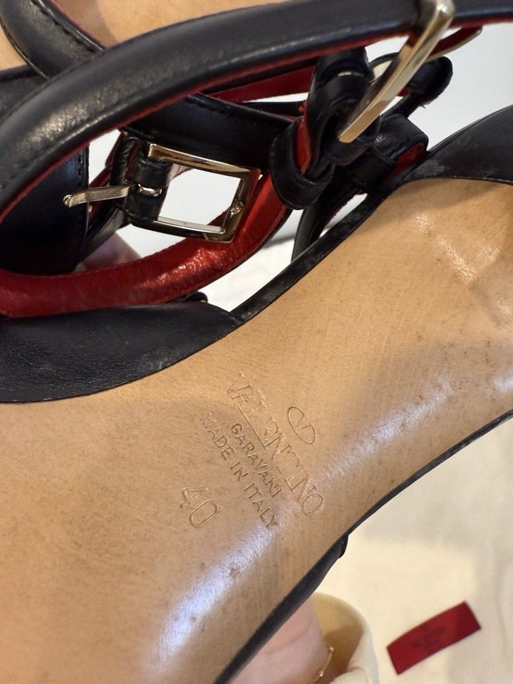 Valentino Black Leather Kitten Heels With Gold Chain Detail Size 40 ...