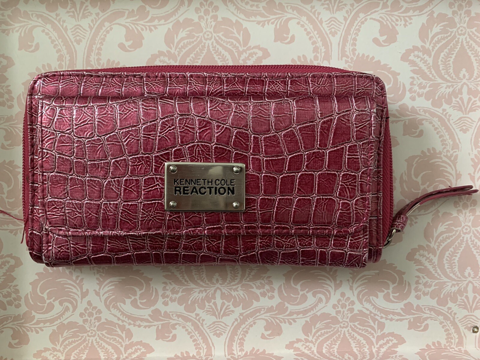 Kenneth Cole Reaction Pink Crocodile Pattern Zip-Arou… - Gem