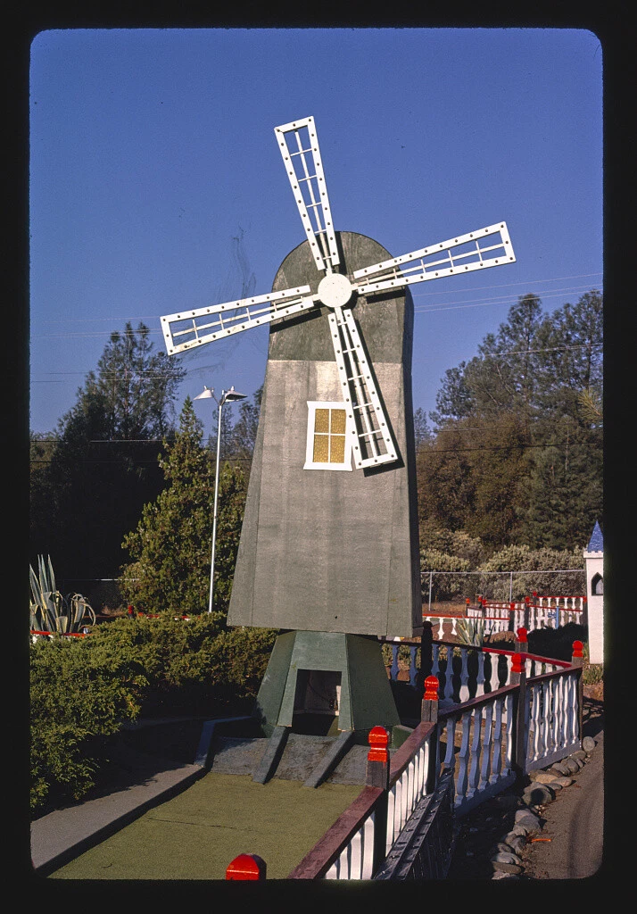Mini Golf Windmill