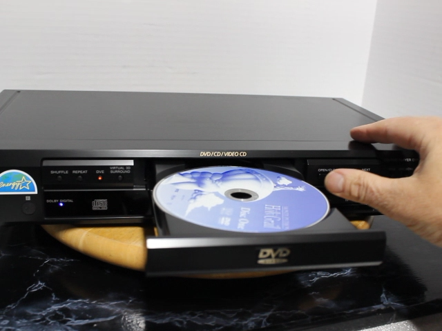Sony DVD CD Video CD Player Model DVP-S560D W/Cables No Remote See ...