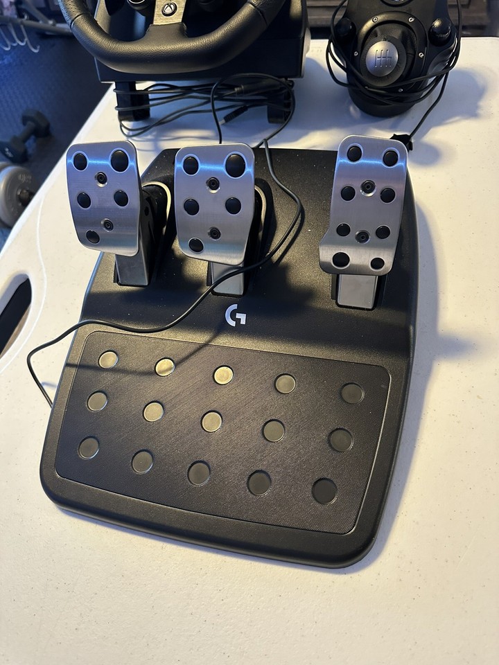 Logitech G29 Racing Wheel + Pedals + Shifter -- COMPATIBLE WITH PC/PS5 ...