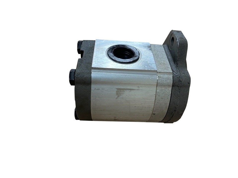 Hydraulic Pump 6667723 fits Bobcat Skid Steer Loader 753 773 763 751 ...