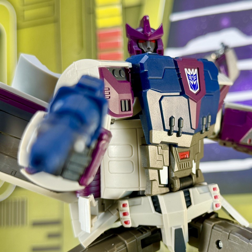 Transformation toy Unique Toys UT Y-01 Fuel Supply Provider Figure In ...