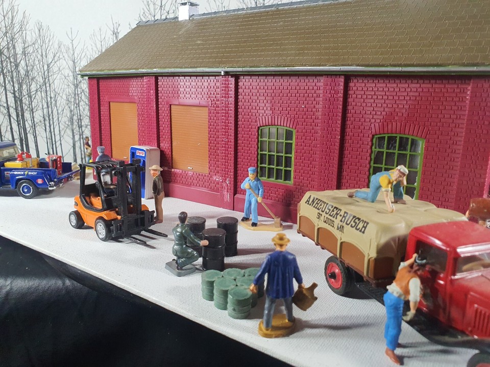 O Scale Custom Red Brick Building Warehouse, Shipping Location, Supply ...