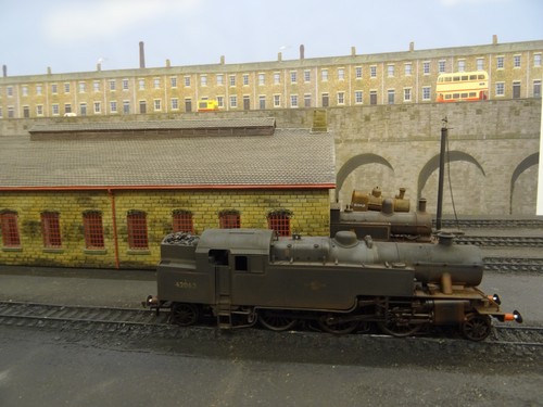 MODEL TOWN BACKSCENES OO GAUGE STONE RETAINING WALL & BUS LANE (MT0041 ...