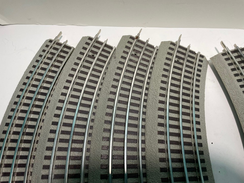 Lionel Trains O Scale Train Track Fastrack Lot 8 Pieces 036 Full Circle ...