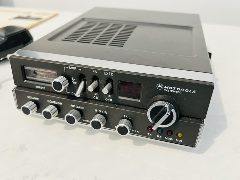 Motorola System 500 CB Radio CM510 With PTT Mic Very Clean Working ...